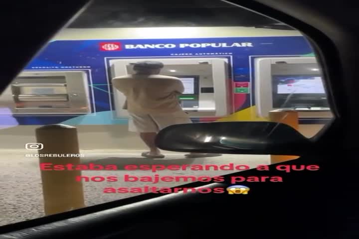 Video: Fueron al ATH de un Banco Popular de noche y notaron algo rato ...