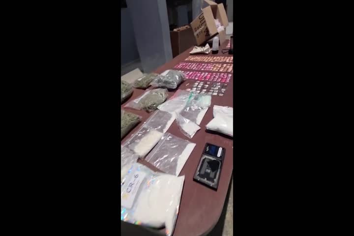 Video: Policía de Bayamón y Guaynabo le dan ?Un Palo? a los ?Gatilleros ...